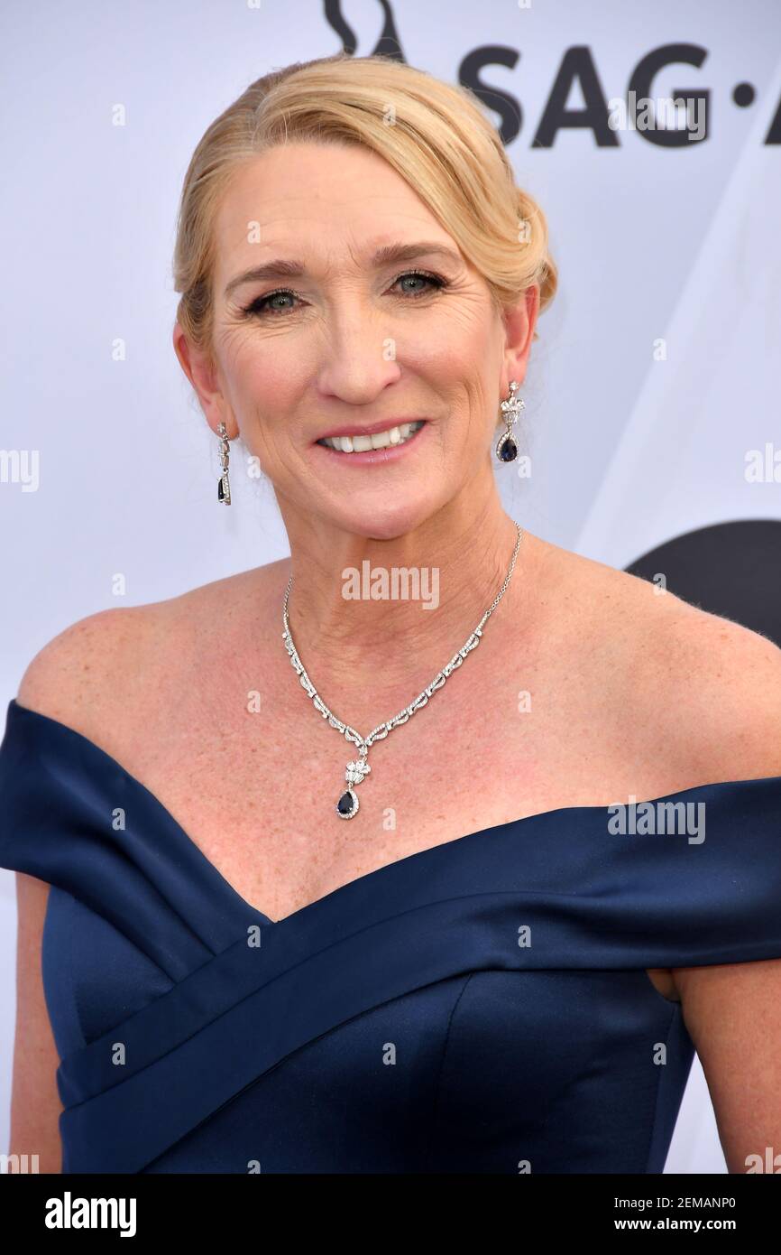 Jane Austin arrives at the 25th annual Screen Actors Guild Awards at ...