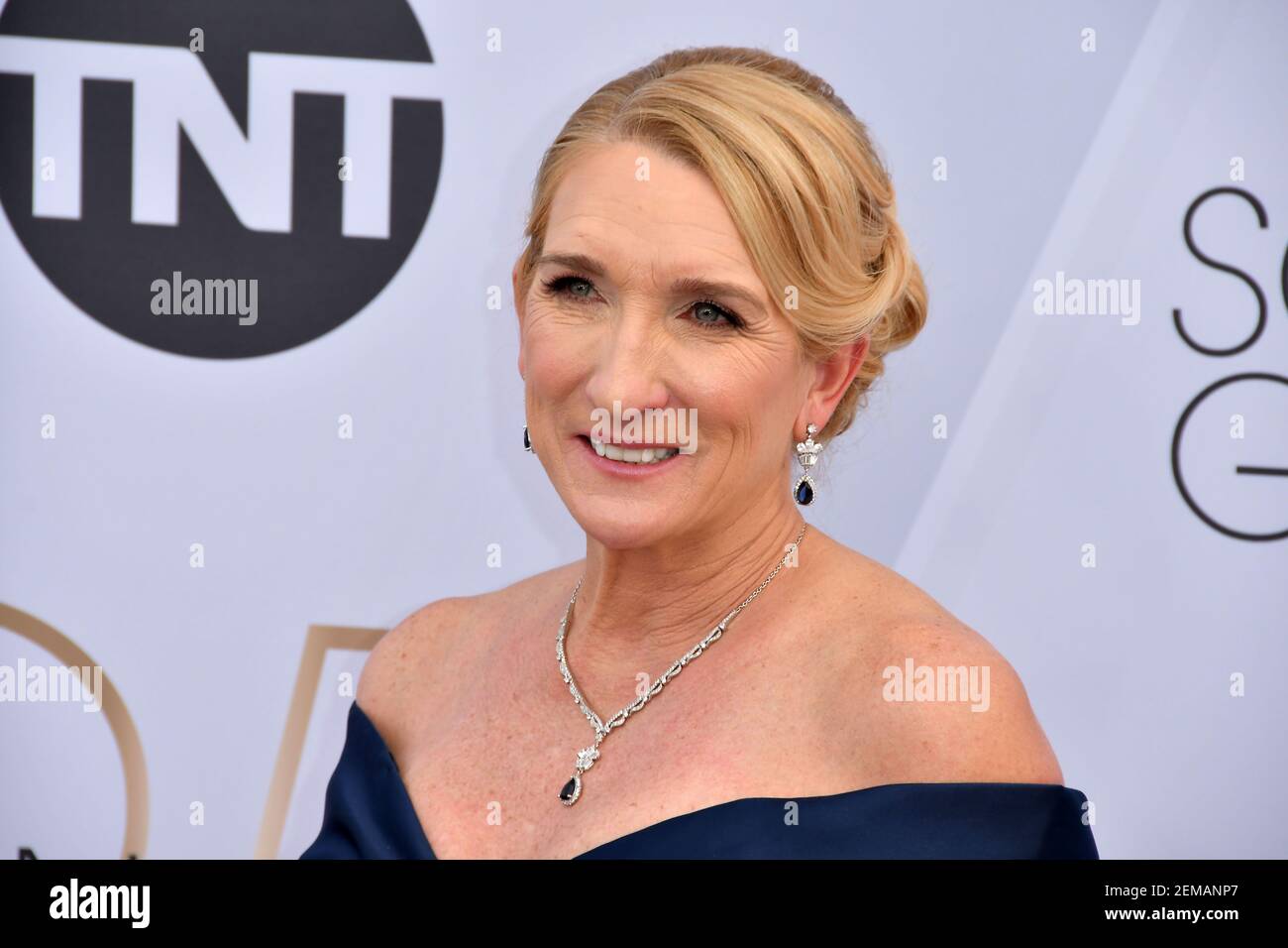 Jane Austin arrives at the 25th annual Screen Actors Guild Awards at ...