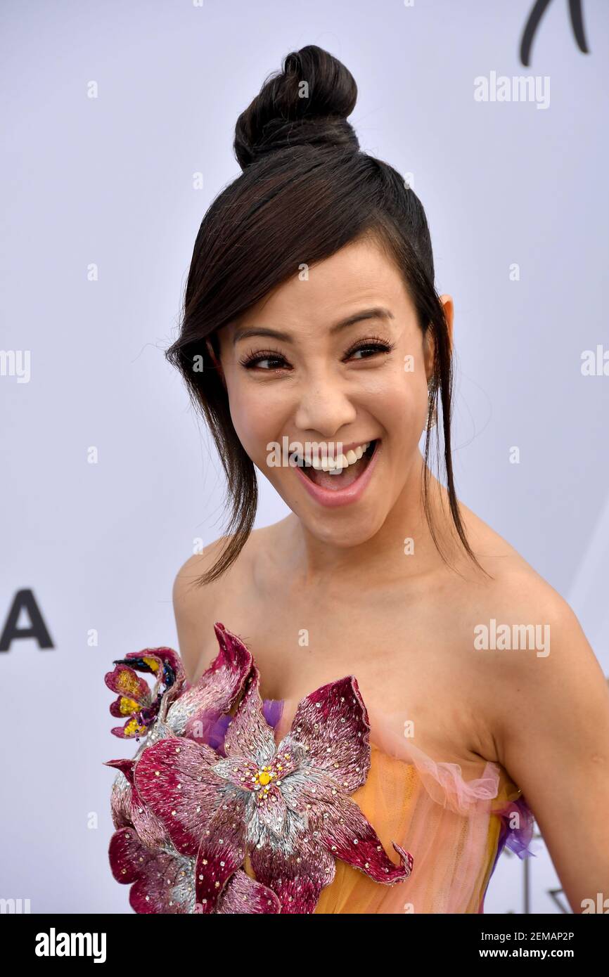 Fiona Xie arrives at the 25th annual Screen Actors Guild Awards at The ...