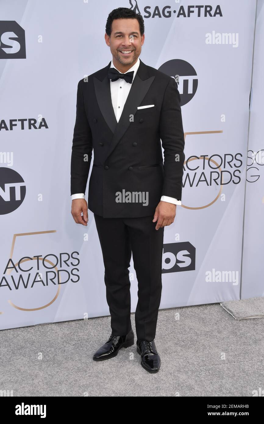 Jon Huertas arrives at the 25th annual Screen Actors Guild Awards at ...