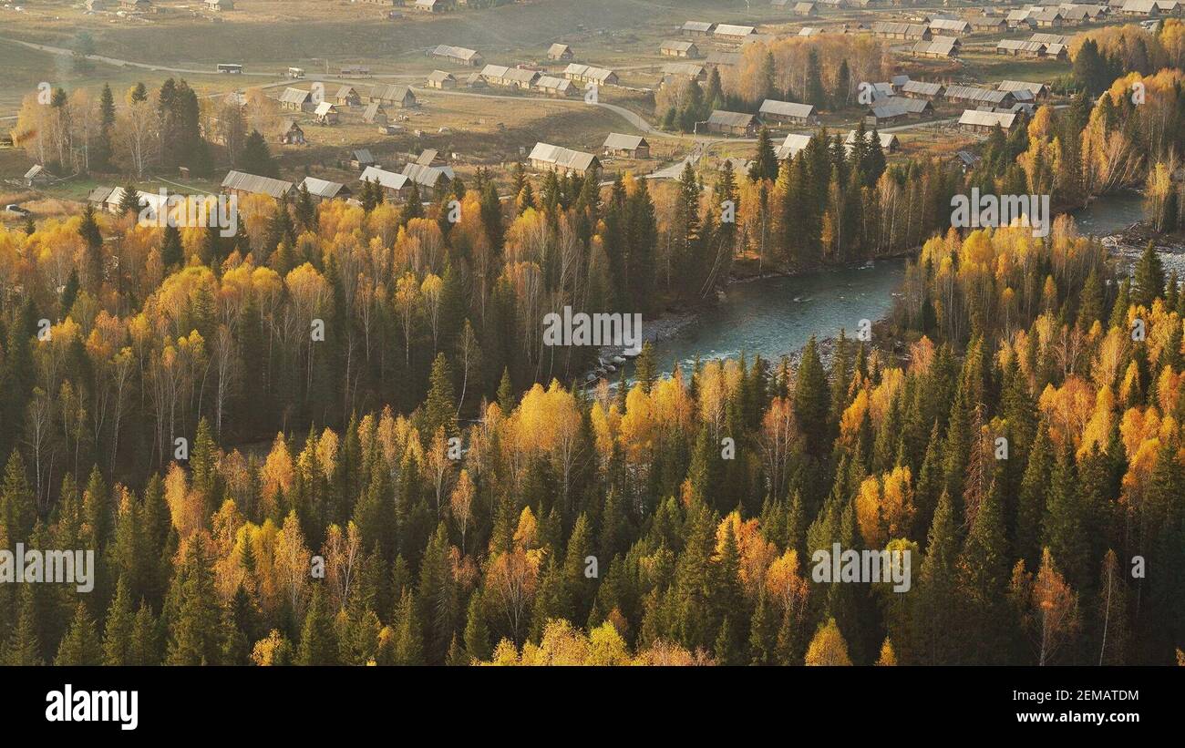 --File--Photos show the beautiful autumn sceneries in Kanas, northwest ...