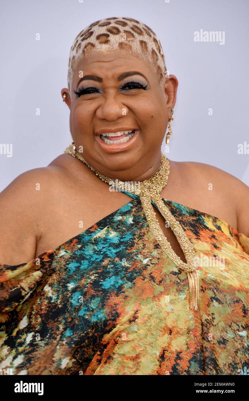 Luenell arrives at the 25th annual Screen Actors Guild Awards at The ...