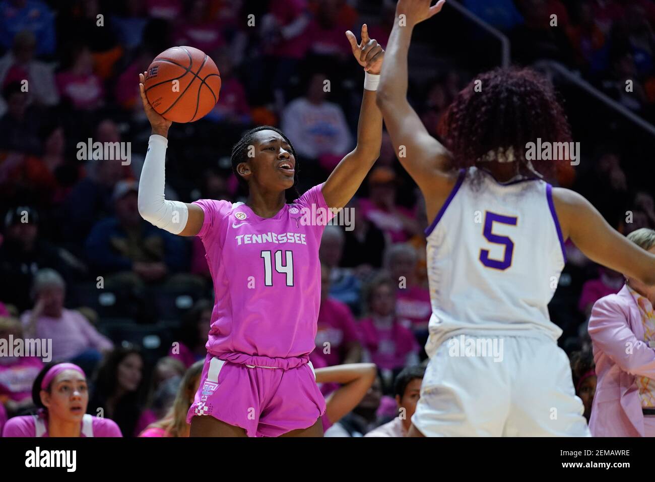 January 27, 2019: Zaay Green #14 of the Tennessee Lady Volunteers looks ...