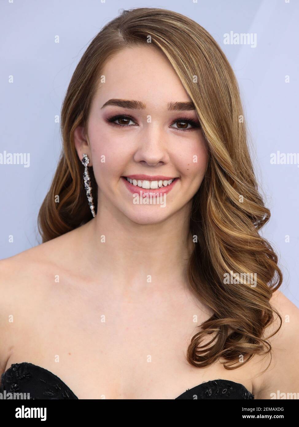 LOS ANGELES, CA, USA - JANUARY 27: Actress Holly Taylor wearing a ...