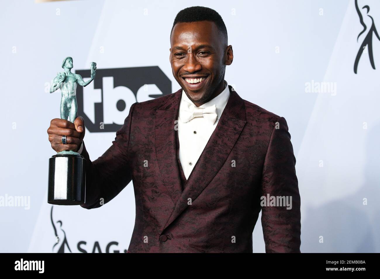 LOS ANGELES, CA, USA - JANUARY 27: Actor Mahershala Ali poses in the ...