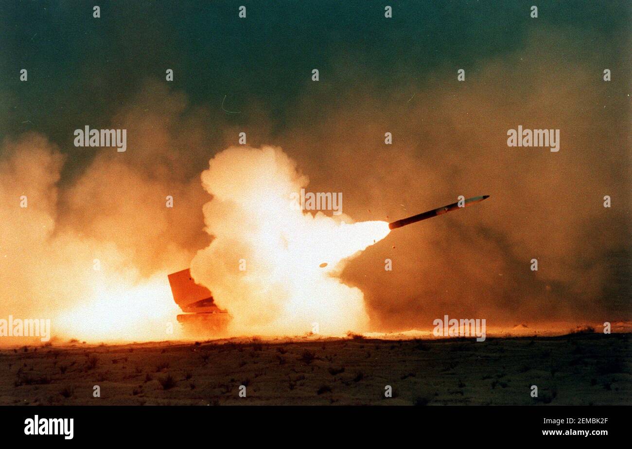 Firing in saudi desert hi-res stock photography and images - Alamy