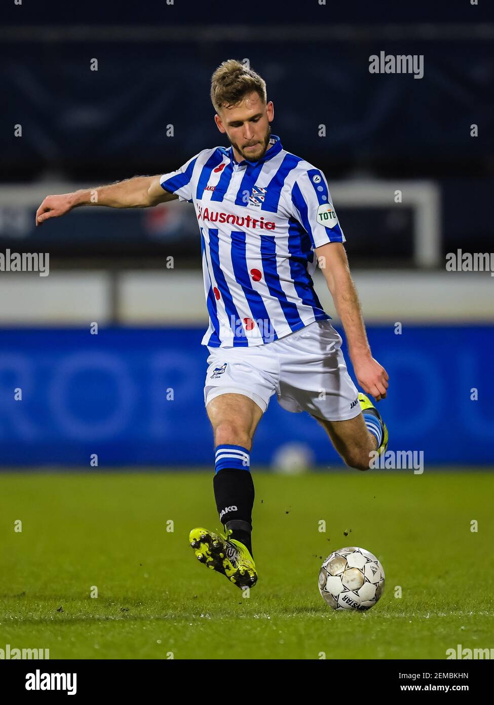 HEERENVEEN, NETHERLANDS - FEBRUARY 17: Pawel Bochniewicz of sc ...
