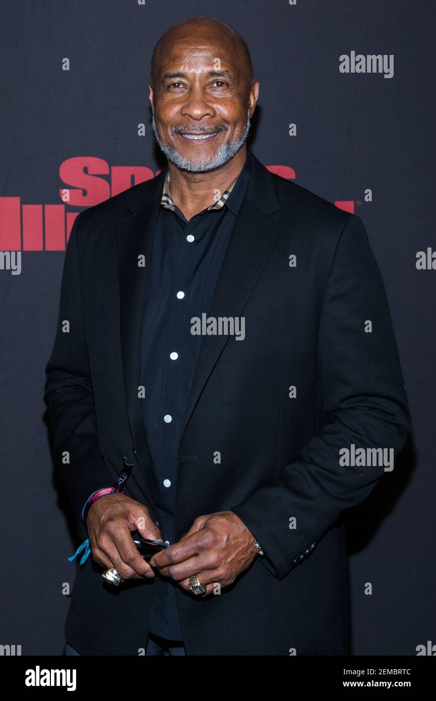 Lynn Swann walking the red Carpet at Sports Illustrated Super Bowl ...