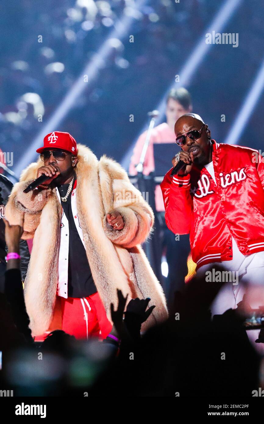 Adam Levine and Maroon 5, Big Boi and Andre 3000 of Outkast perform ...