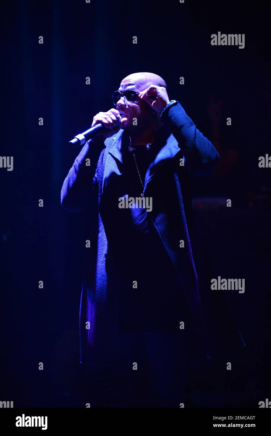 MIAMI, FL - FEBRUARY 02: Donell Jones performs on stage during the Love ...