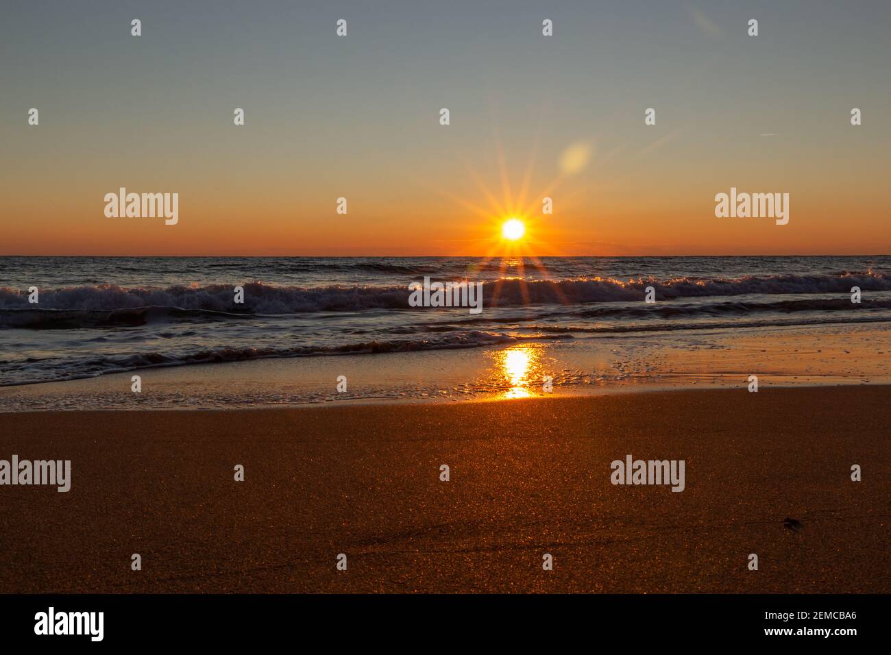Cloudless sunset hi-res stock photography and images - Alamy