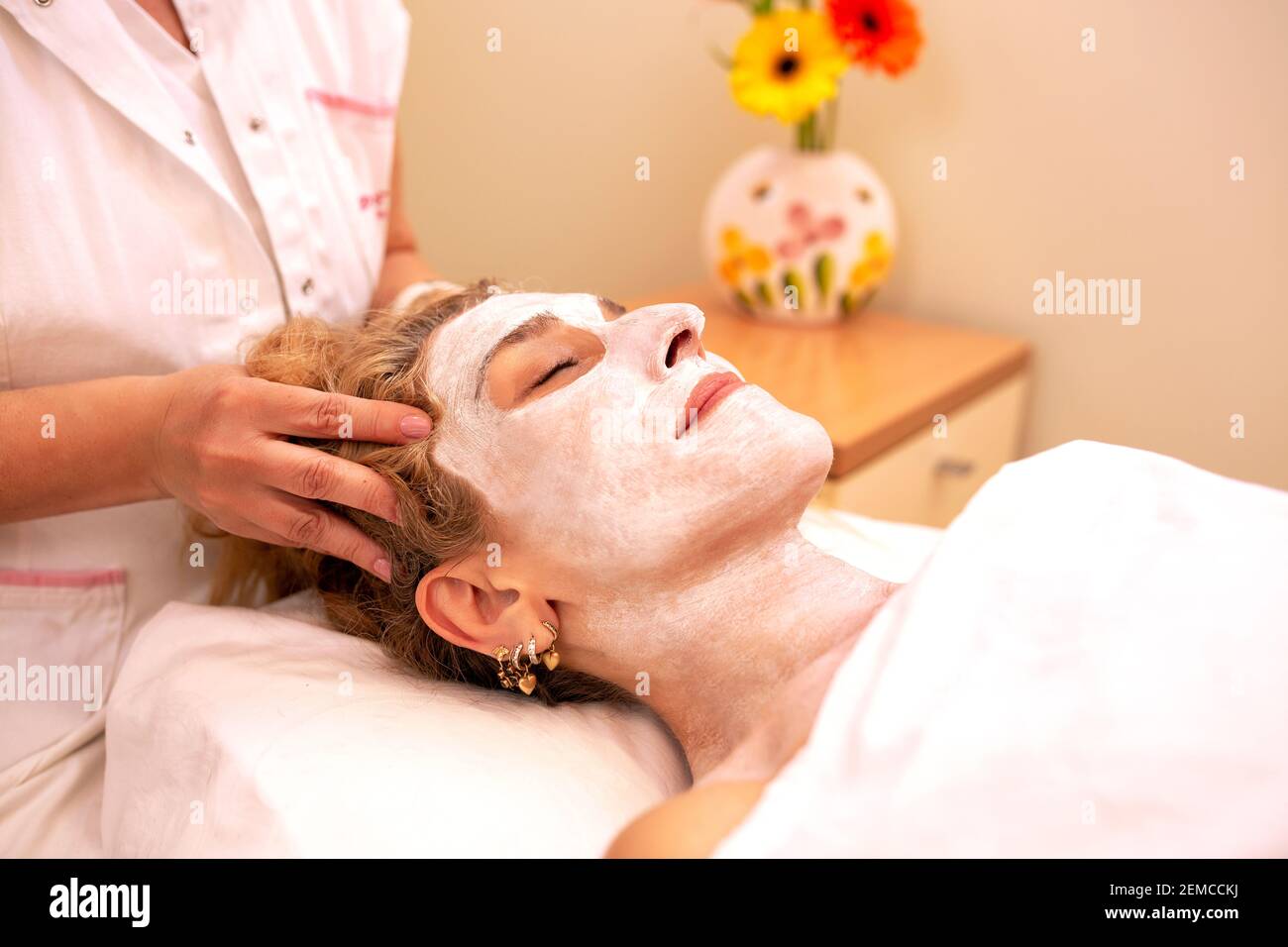 Cosmetics face mask for deep cleansing and extractions, pretty skin ...