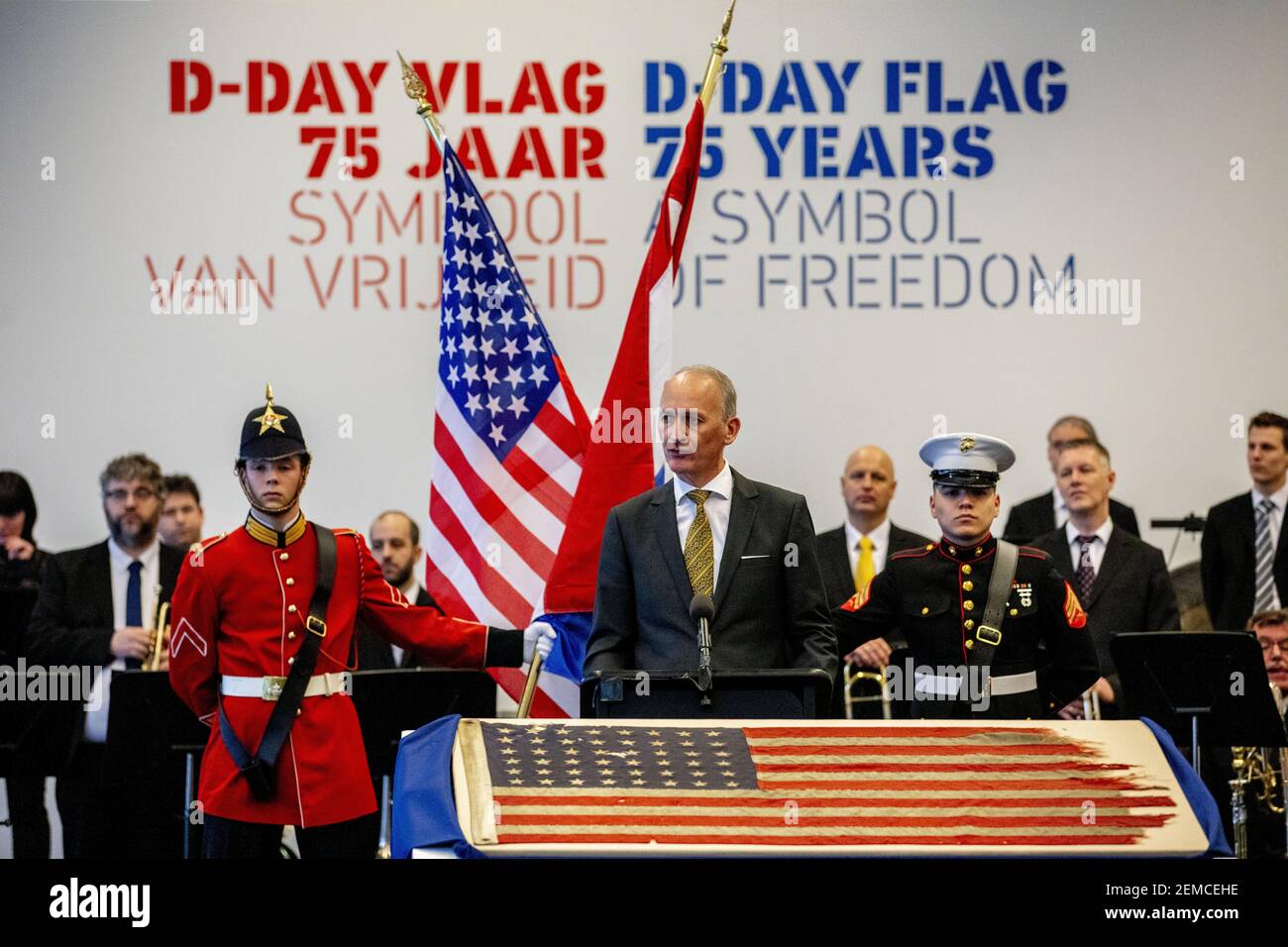 ROTTERDAM - During the opening ceremony of the presentation D-Day flag ...