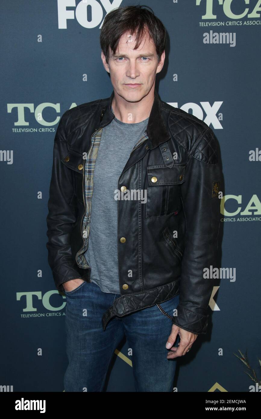 PASADENA, LOS ANGELES, CA, USA - FEBRUARY 06: Actor Stephen Moyer ...