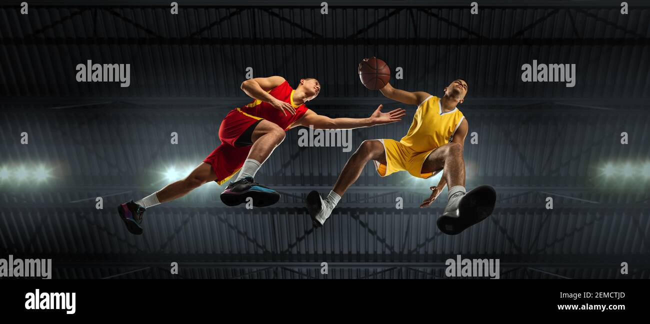 Professional basketball players hi-res stock photography and images - Alamy