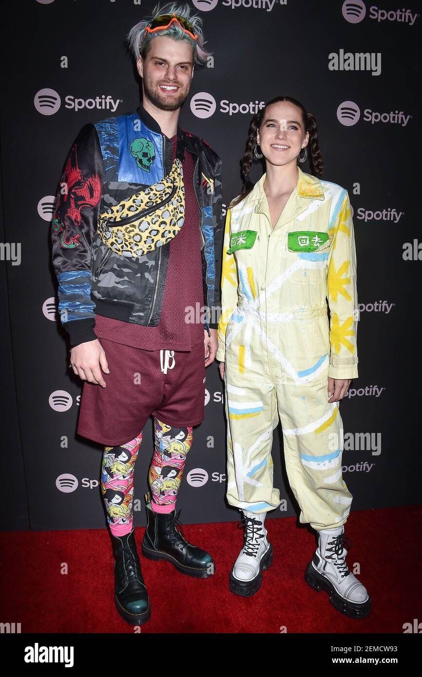 LOS ANGELES, CA, USA - FEBRUARY 07: Tucker Halpern and Sophie Hawley ...