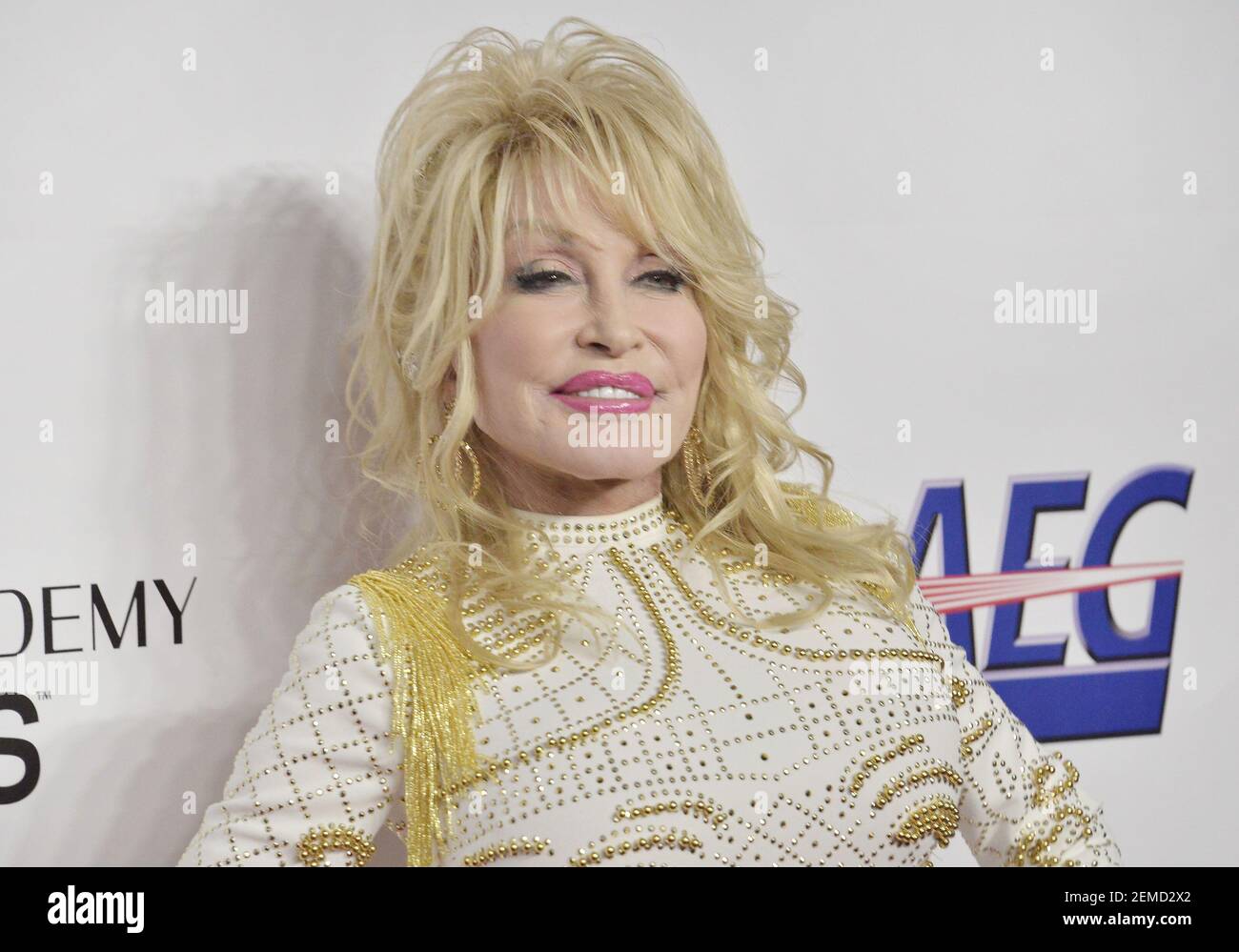 Dolly Parton arrives at the 2019 MusiCares Person Of The Year Honoring ...