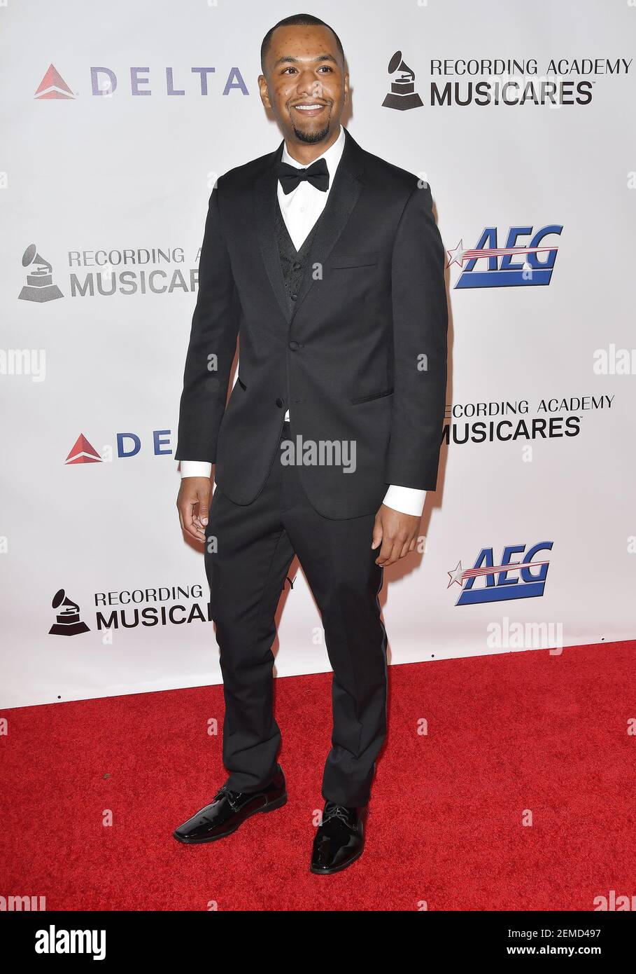 Vincent Watson arrives at the 2019 MusiCares Person Of The Year ...