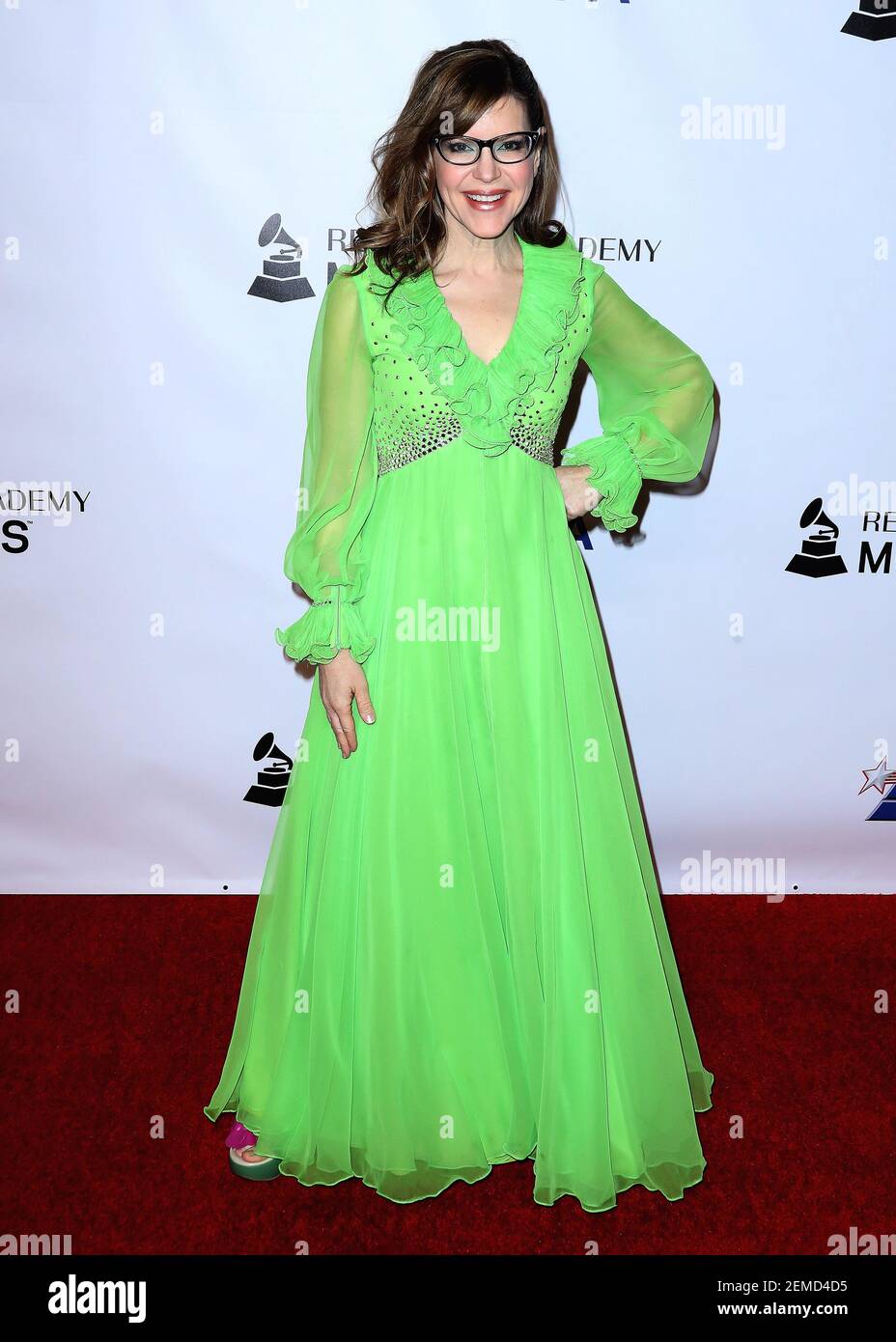 LOS ANGELES - FEBRUARY 8: Lisa Loeb at the 2019 MusiCares Person of the ...