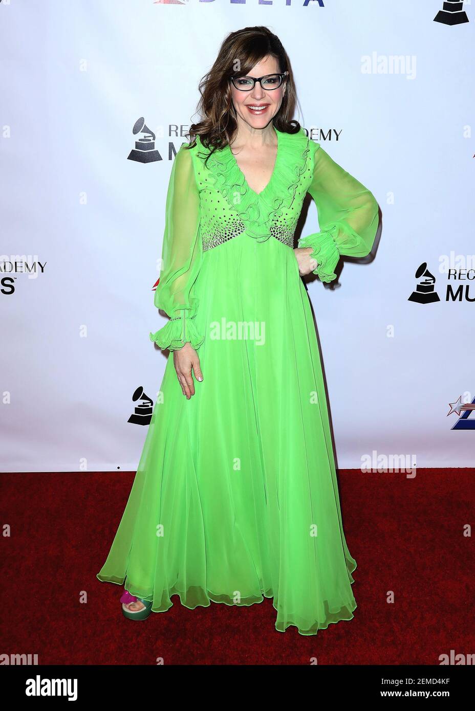 LOS ANGELES - FEBRUARY 8: Lisa Loeb at the 2019 MusiCares Person of the ...