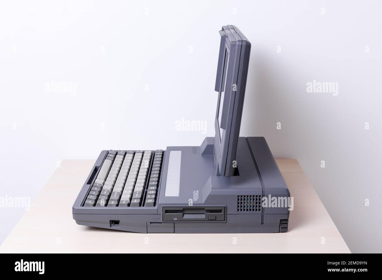 Toshiba computer hi-res stock photography and images - Alamy