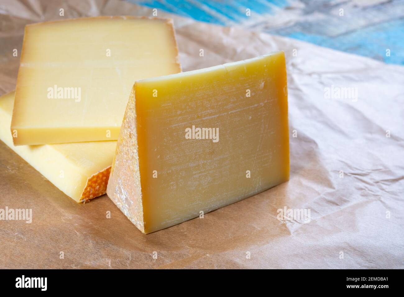 Gruyere cheese and alps and cow hi-res stock photography and images - Alamy