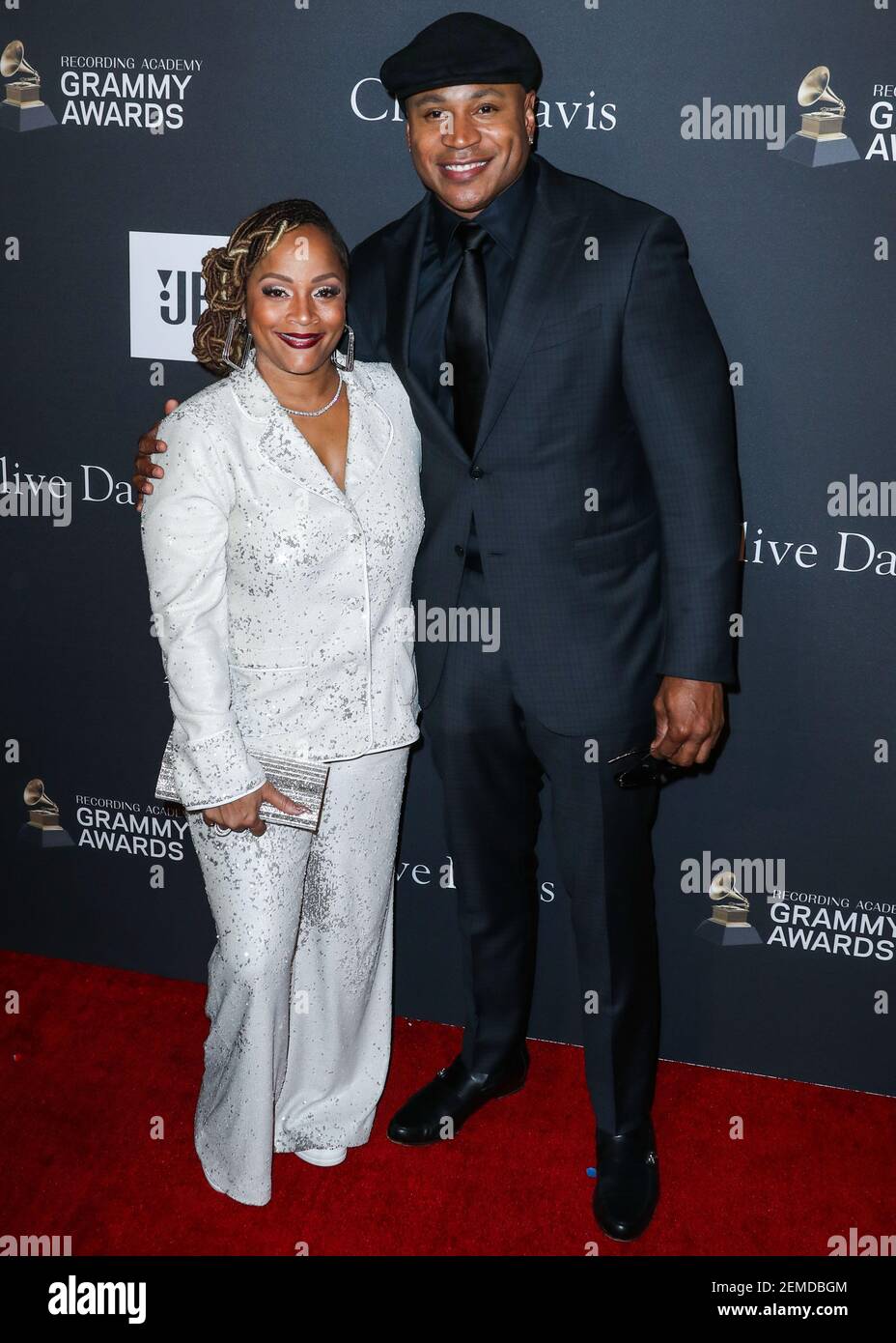 BEVERLY HILLS, LOS ANGELES, CA, USA - FEBRUARY 09: Simone Smith and ...