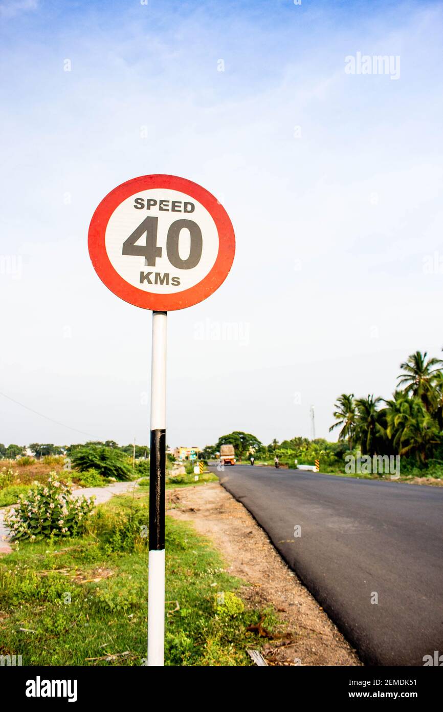 road sign 40 km speed Stock Photo - Alamy