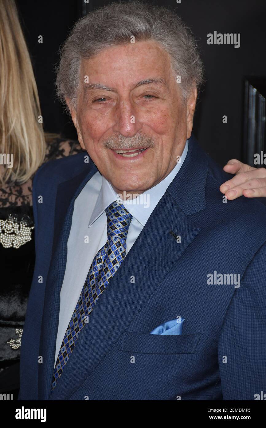 Tony Bennett arrives at the 61st Annual Grammy Awards red carpet at the ...