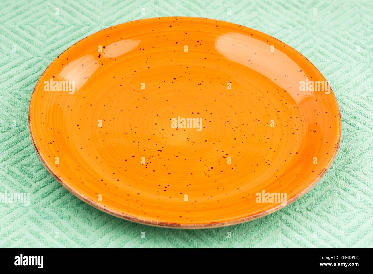 Empty green plate hi-res stock photography and images - Alamy