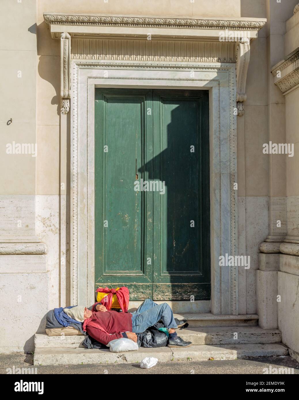 Homeless in rome hi-res stock photography and images - Alamy