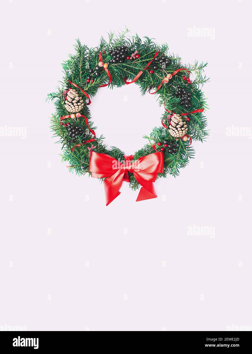 Christmas wreath isolated Stock Photo - Alamy