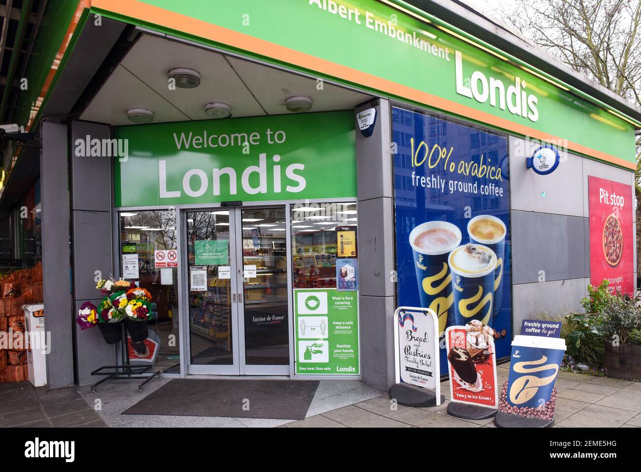 Londis logo hi-res stock photography and images - Alamy
