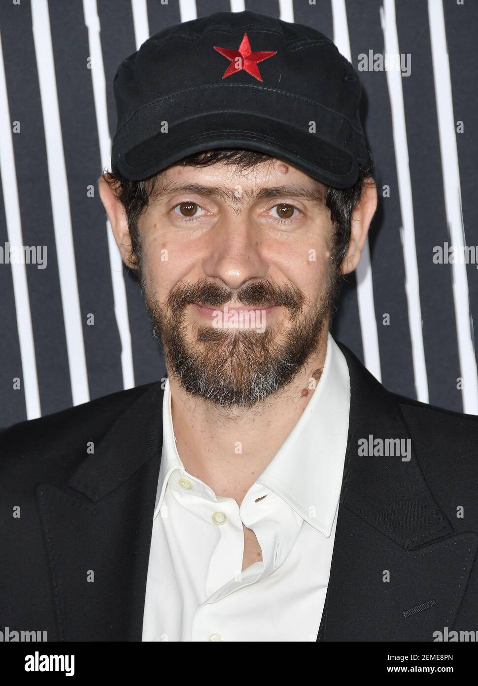 Gabriel Ba arrives at Netflix's "The Umbrella Academy" Season 1 ...