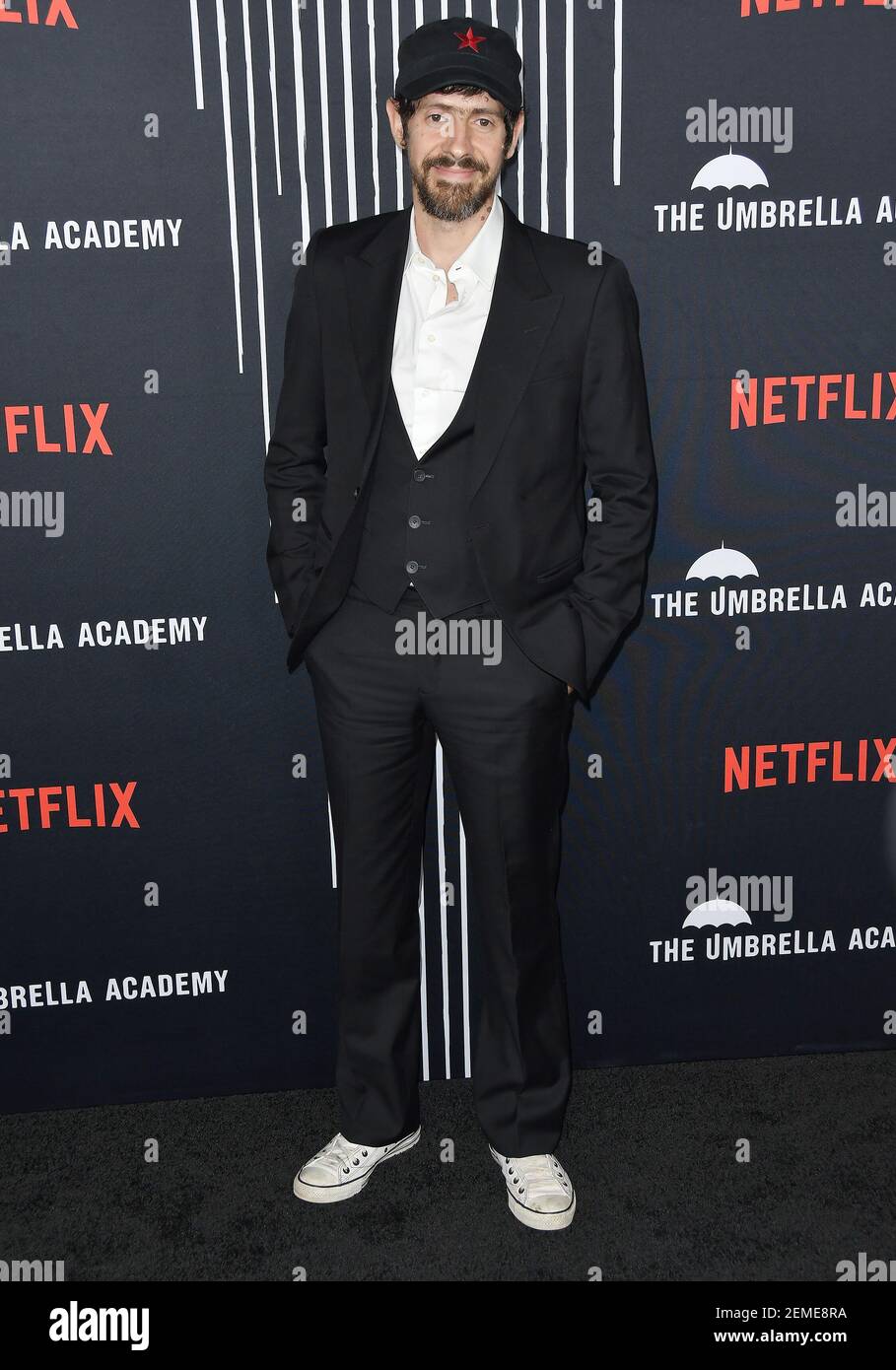 Gabriel Ba arrives at Netflix's "The Umbrella Academy" Season 1 ...