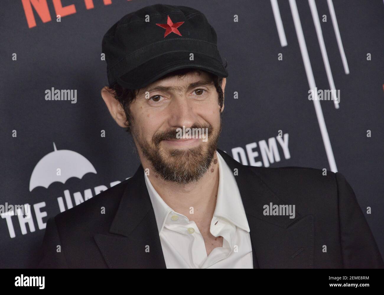 Gabriel Ba arrives at Netflix's "The Umbrella Academy" Season 1 ...