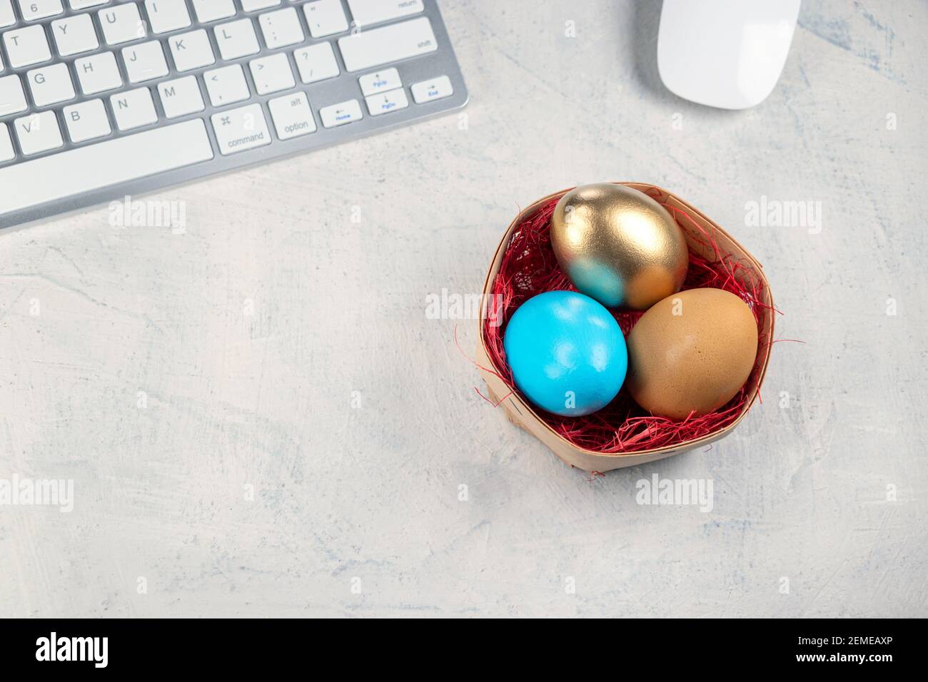 Mouse egg hi-res stock photography and images - Alamy