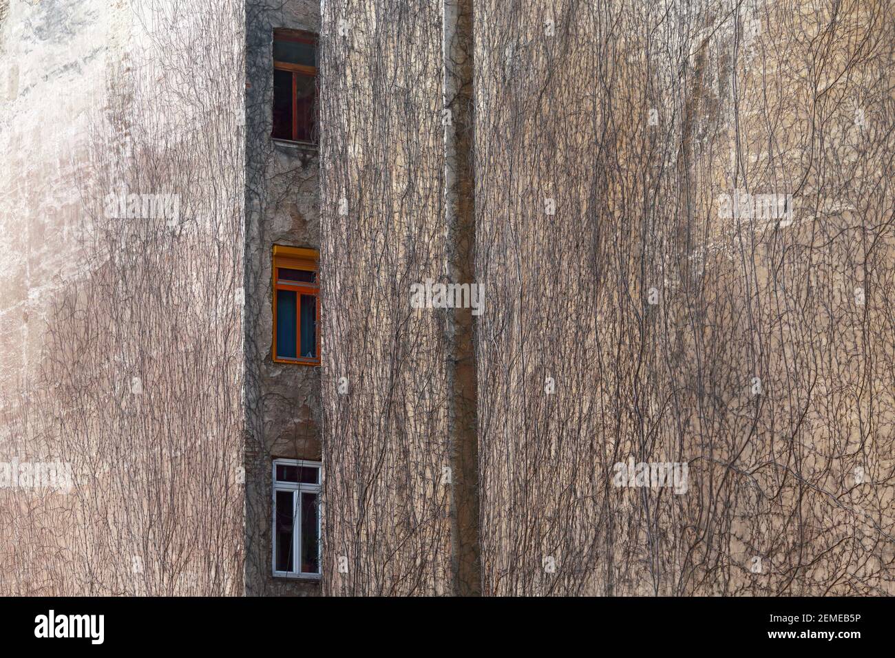 Old firewall hi-res stock photography and images - Alamy