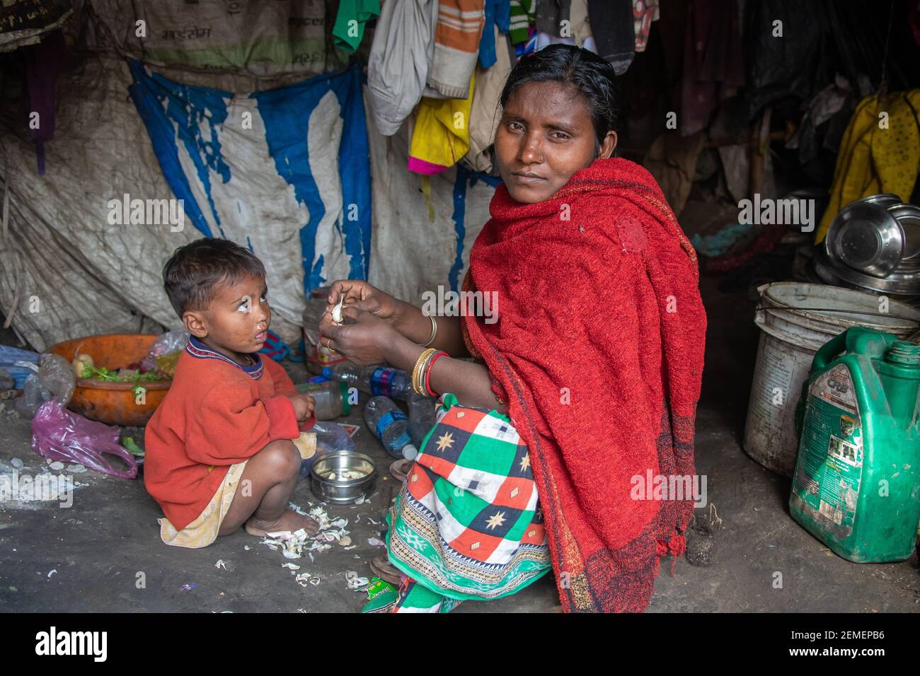 Rajasthan. India. 07-02-2018. Mother and children in a village in the ...