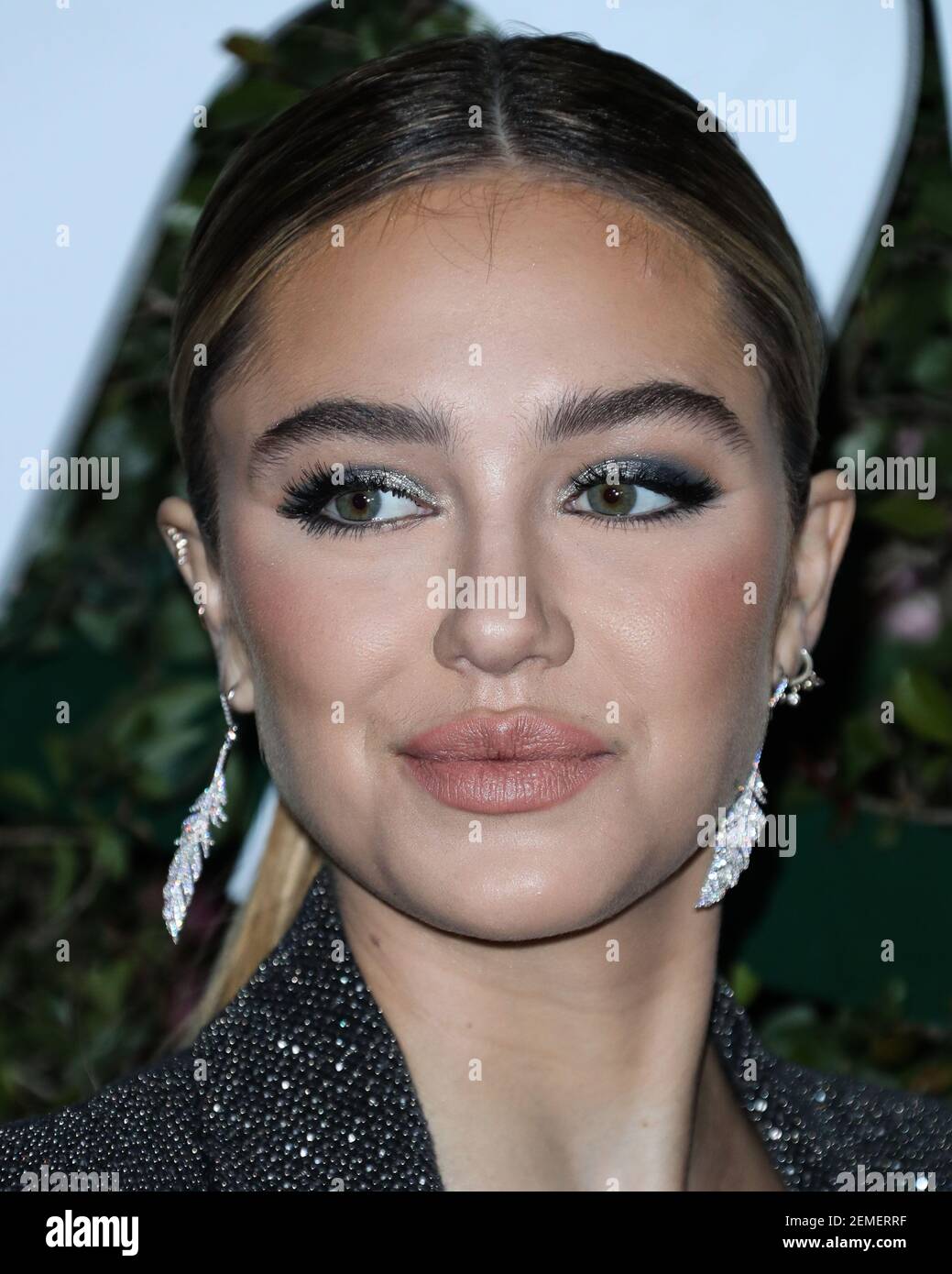 LOS ANGELES, CA, USA - FEBRUARY 15: Model Delilah Belle Hamlin arrives ...