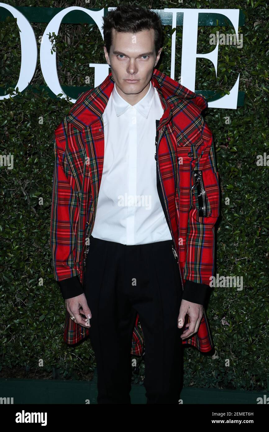 LOS ANGELES, CA, USA - FEBRUARY 15: Actor Luke Baines arrives at Teen ...