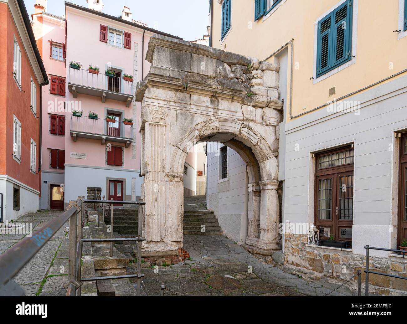Roman architecture drawing hi-res stock photography and images - Alamy