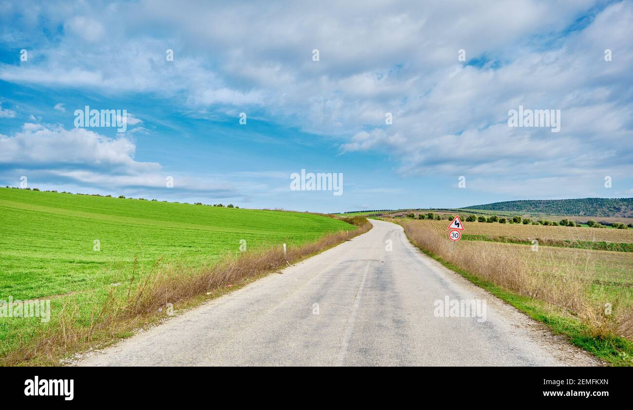 Grassland road scenery hi-res stock photography and images - Alamy