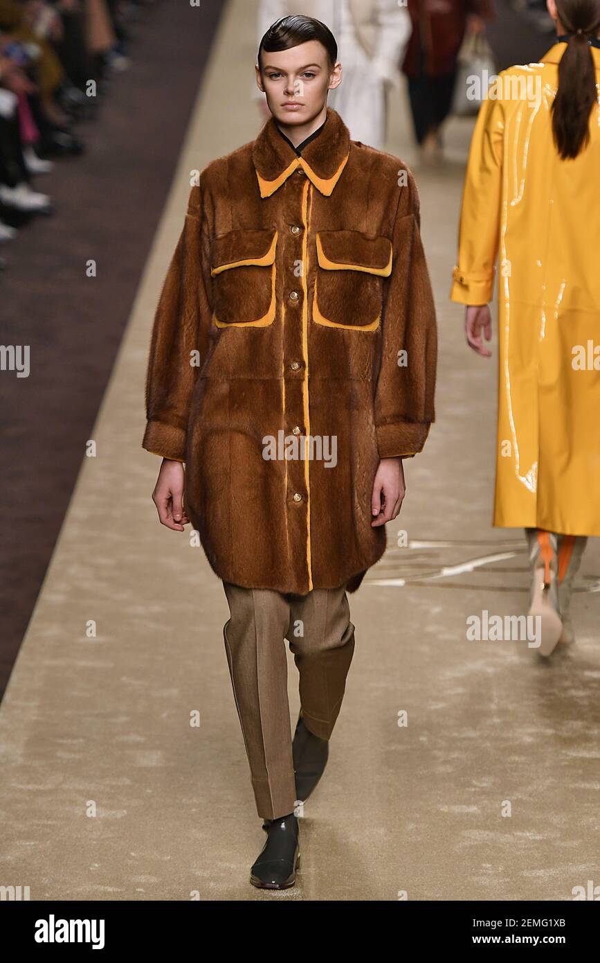 Cara Taylor walks on the runway during the Fendi Ready To Wear Fashion ...