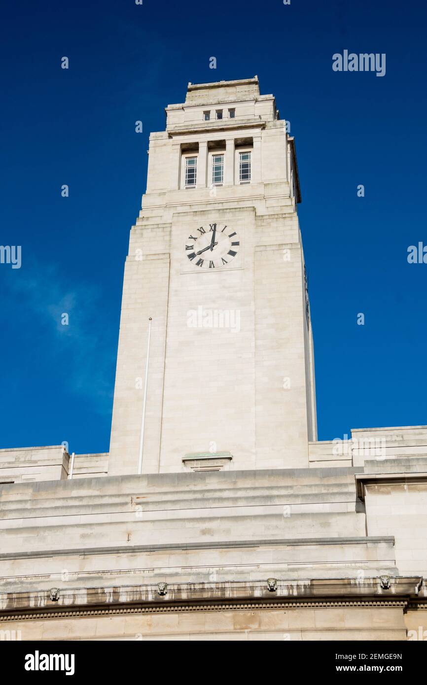 Leeds – 31 July 2017 : The Parkinson Building’s art deco clock tower ...
