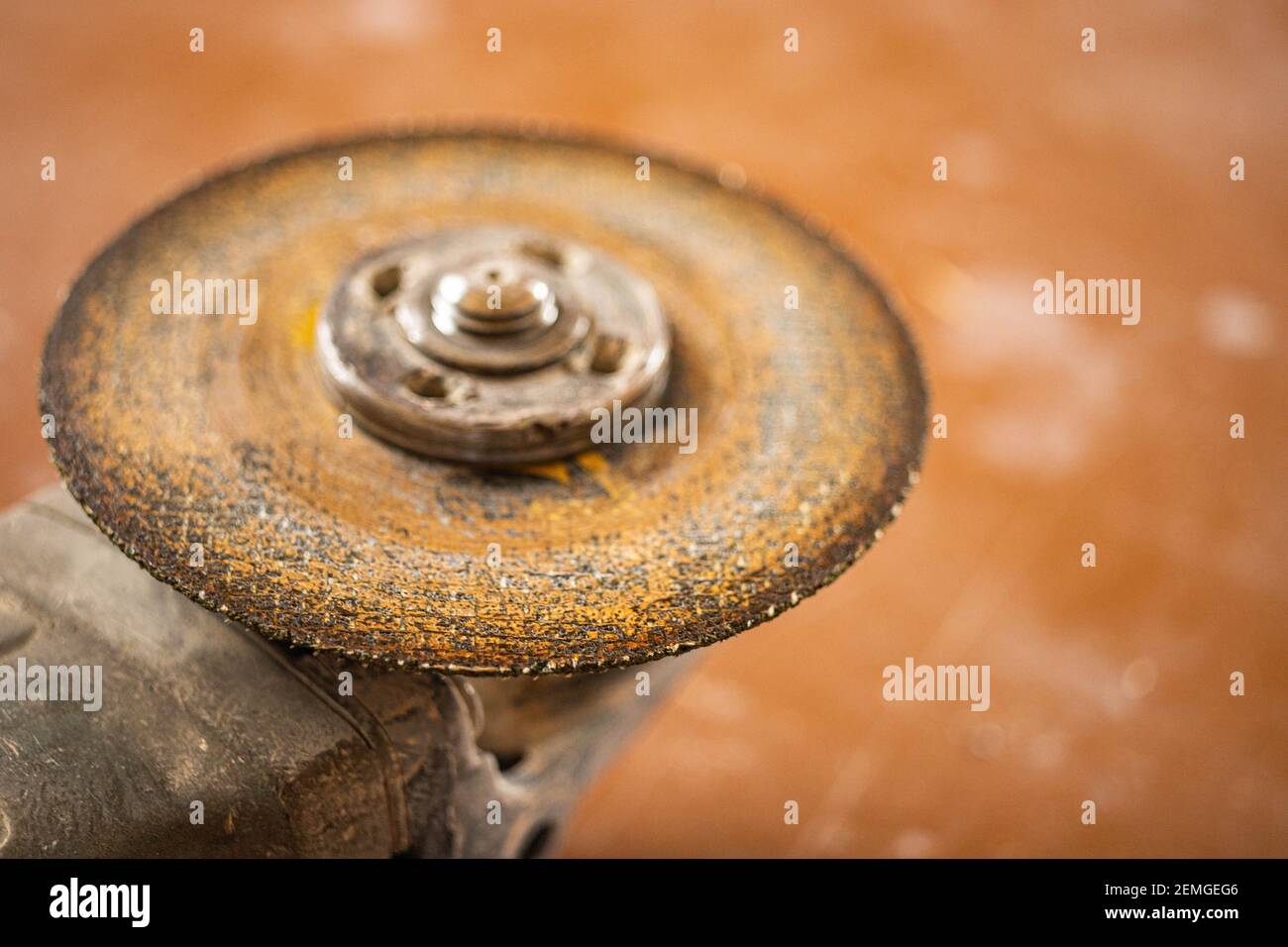 Closeup abrasive cutting disc on grinding tool Stock Photo - Alamy