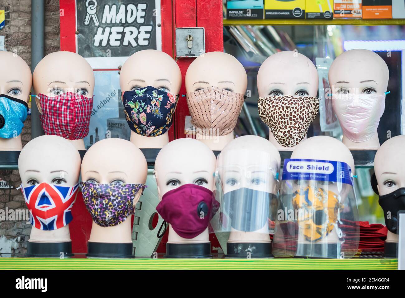 London air pollution mask hi-res stock photography and images - Alamy