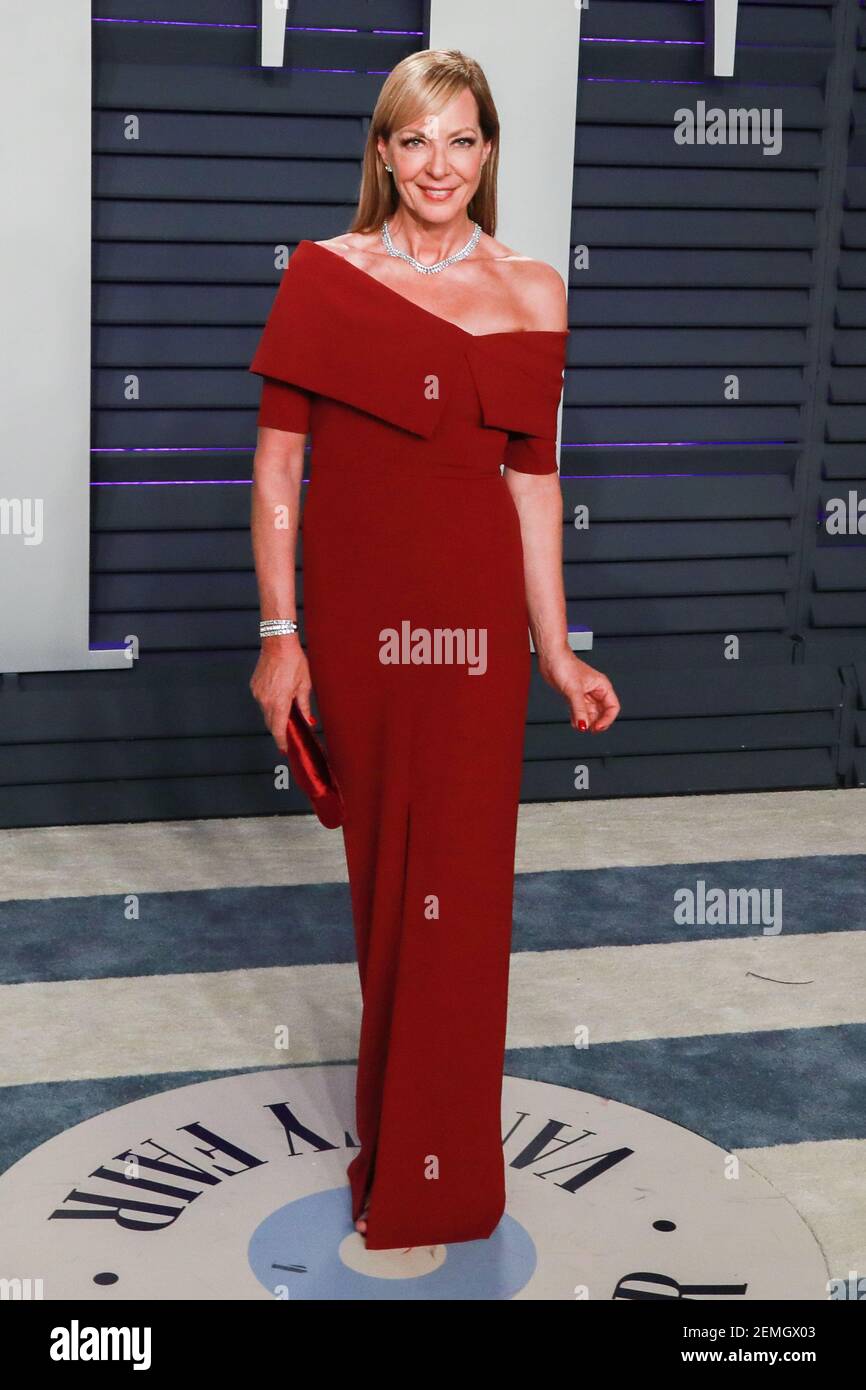 Allison Janney walking on the red carpet at the 2019 Vanity Fair Oscar ...