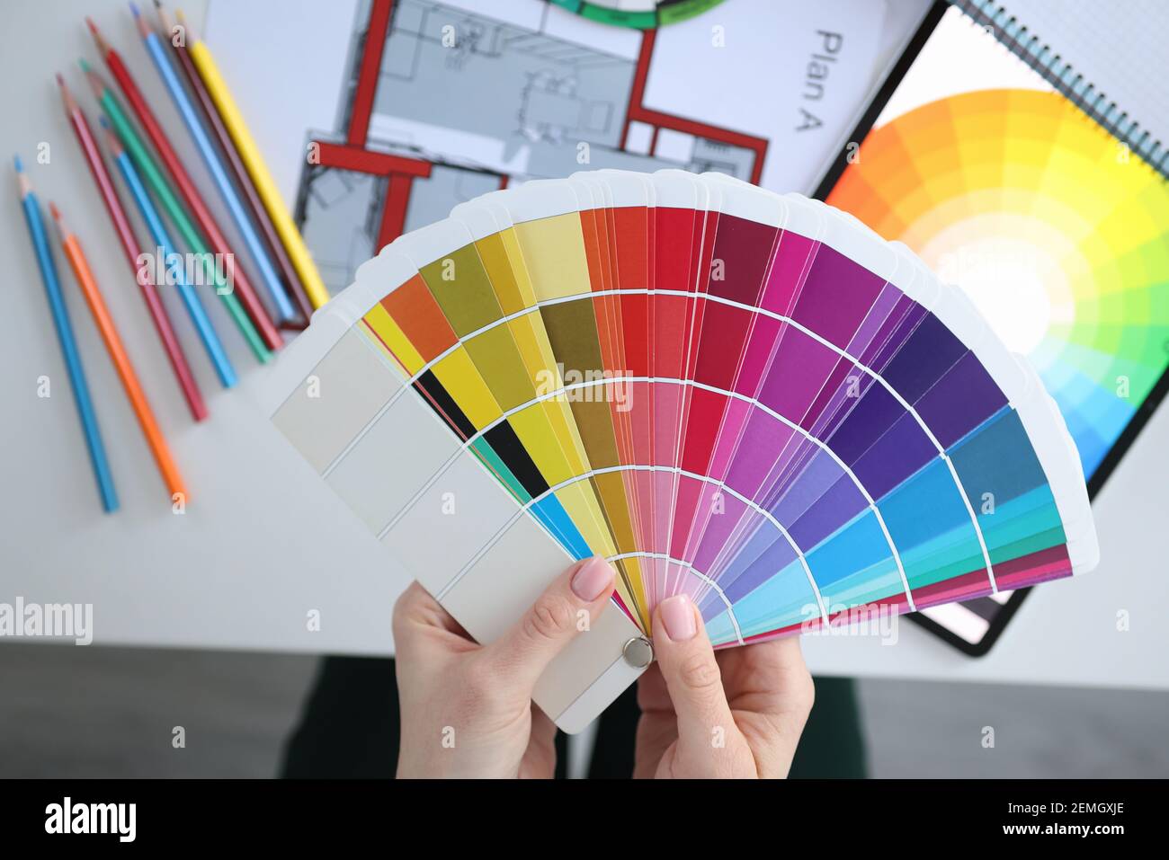 Female artist holding color palette hi-res stock photography and images ...