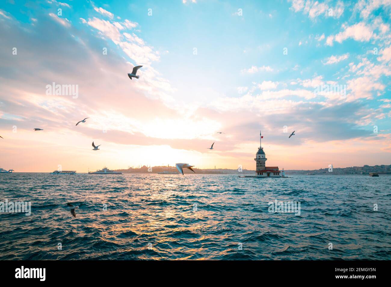 Maiden's Tower and Seagulls at sunset. Kiz Kulesi at sunset in Istanbul ...